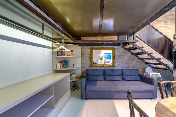 Buffalo Studio Stylish Dt Haven For 2+2 Guest - Budapest