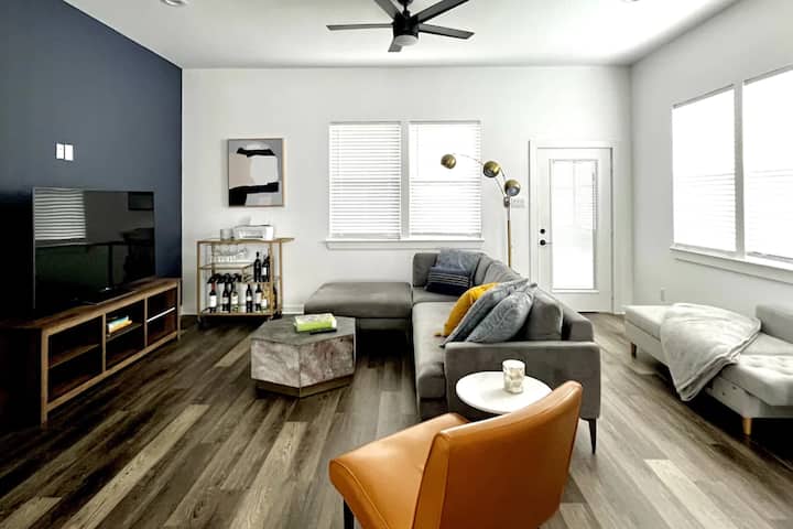 Stunning 3 Br In Central Houston - Houston, TX