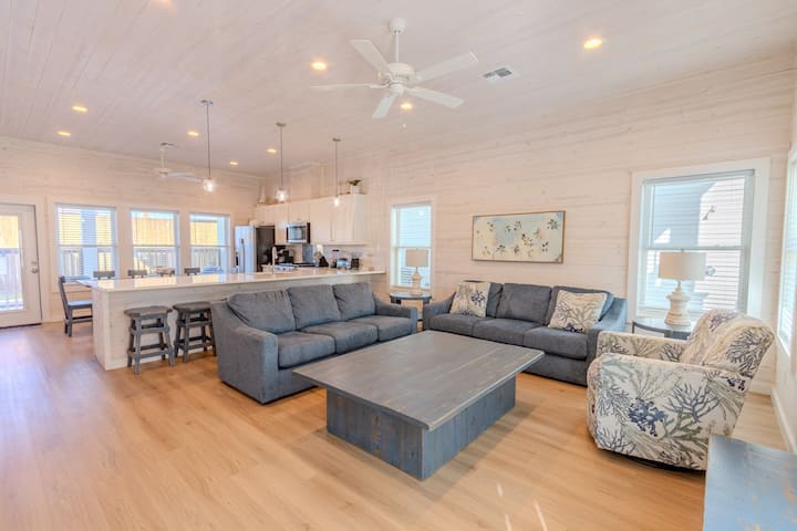 Driftwood Delight *Private Pool!*beachway Bungalow - Aransas Pass, TX