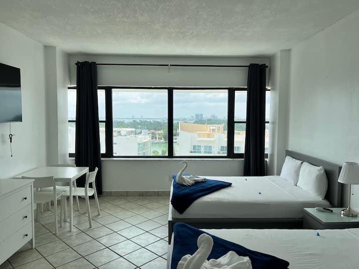 150 Feet To The Beach Kitchen950 - Miami Beach