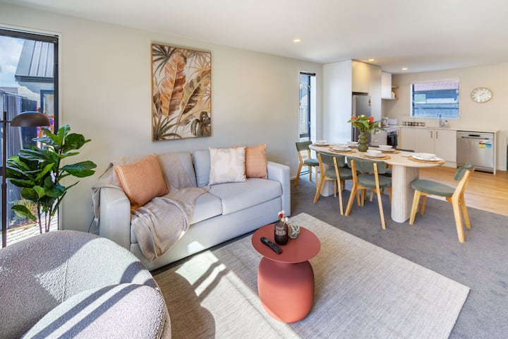 The Kind Kiwi. A Brand New Home In Riccarton - Christchurch