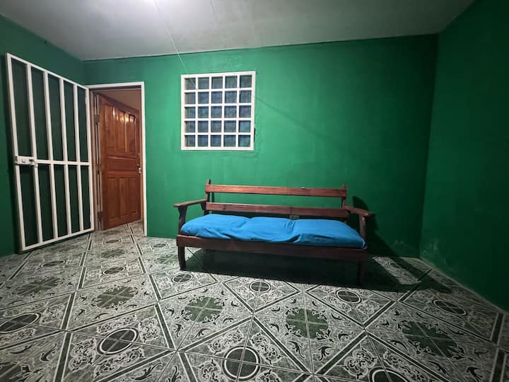 Lorito Manuelantonio |Peaceful & Natural | Parking - Playa Blanca, Costa Rica