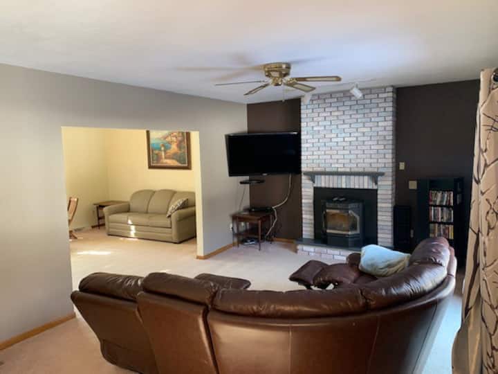 Quiet, Comfortable, Convenient - Oswego, NY