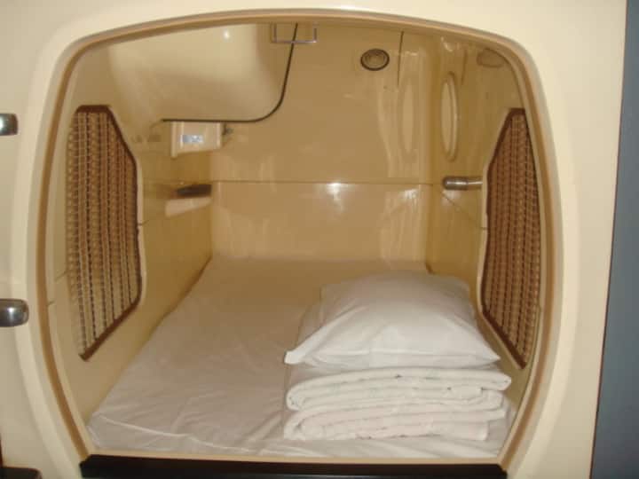 【Free Breakfast】capsule Hotel For Men/lower Bed - Mito