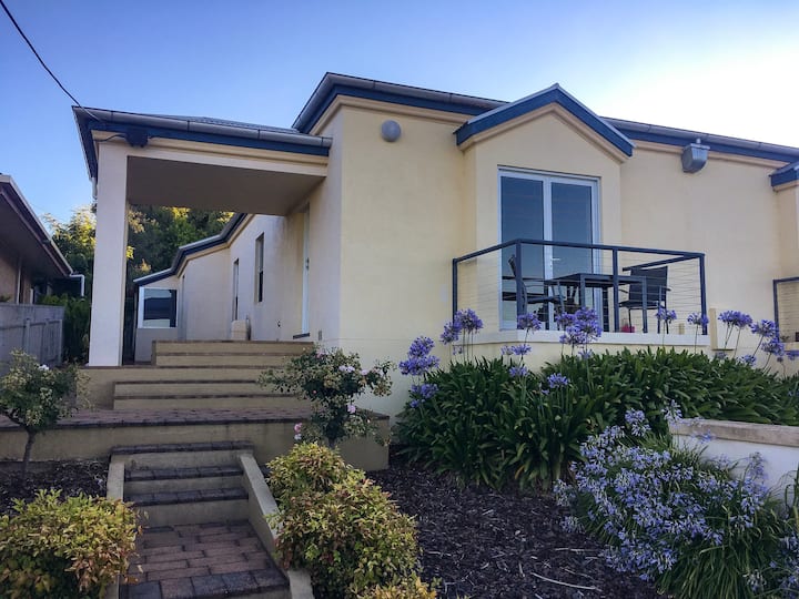 Trendy Little Loft Mt Gambier - Blue Lake, Mount Gambier