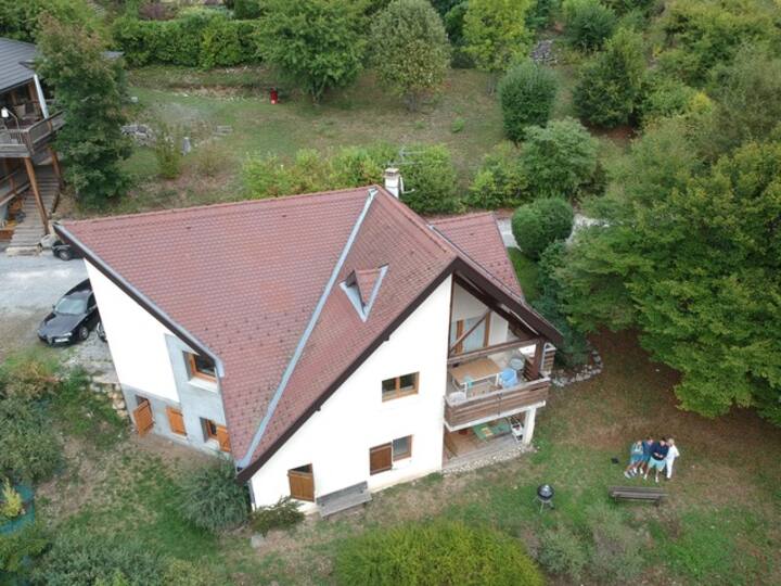 Petite Maison Dominant Le Lac - Talloires