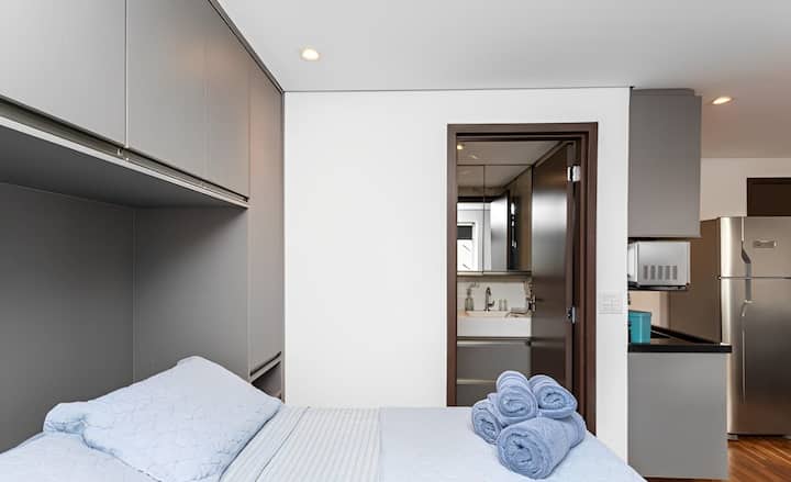 Apto Com Piscina Próximo Ao Metrô - Pinheiros