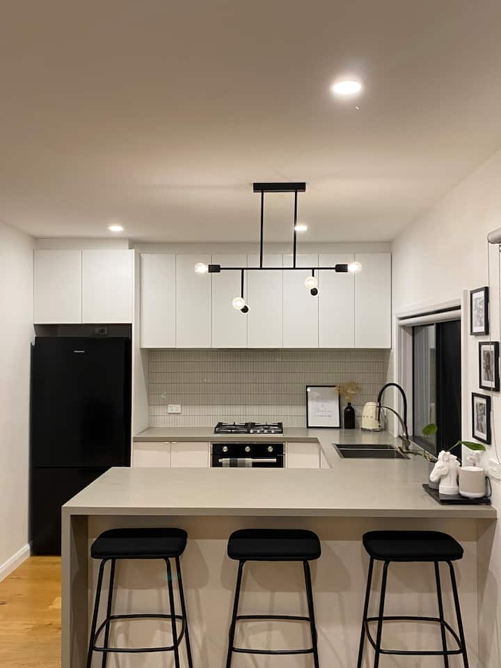 Clean Modern Home In Seaford - Frankston
