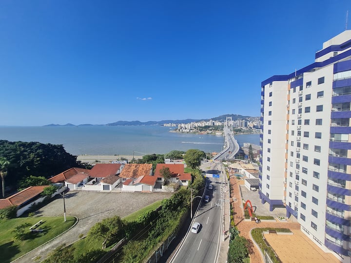 Vista Incrível Da Ponte Hercílio Luz E Beira Mar - Florianópolis