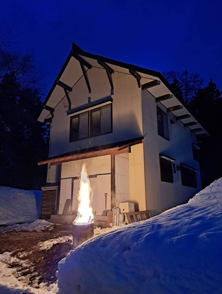 Self-contained Lodge In Snow - Myoko
