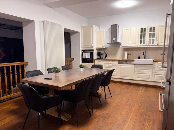 T&k Apartments - Dus - 8 Room House - 6min Fair - Düsseldorf