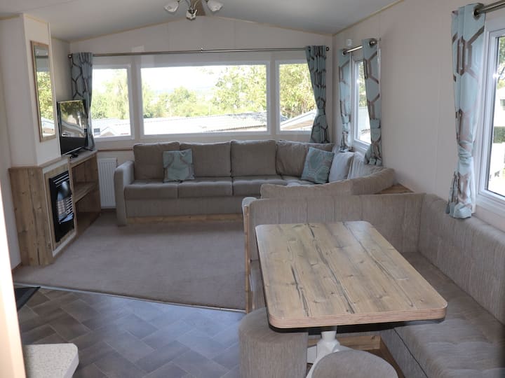 Snowdrop 3 Bedroom Caravan Poole. Dogs Stay Free - Poole