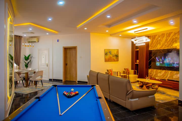 Deluxe Three Bedroom Apartment In Lekki Phase 1 - Lagos