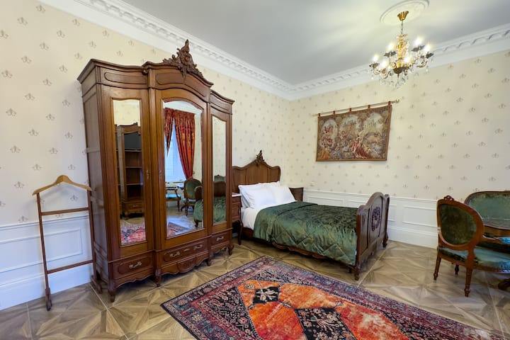 Elladi Central Vintage Apartment - Chișinău
