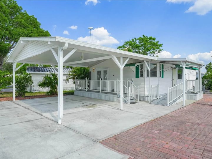 Say No To Snow! - Lake Aurora, FL