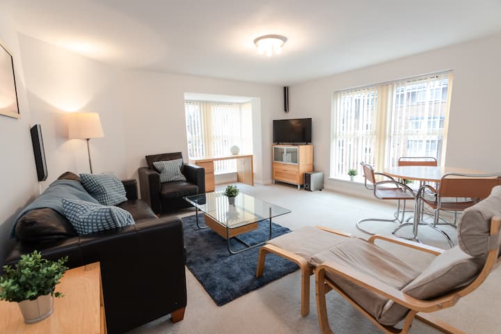 Florey Court*long Stays Disc* Sleeps 6* 2 Bedrooms - Swindon