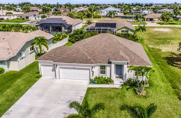 Tropical Oasis - Cape Coral, FL