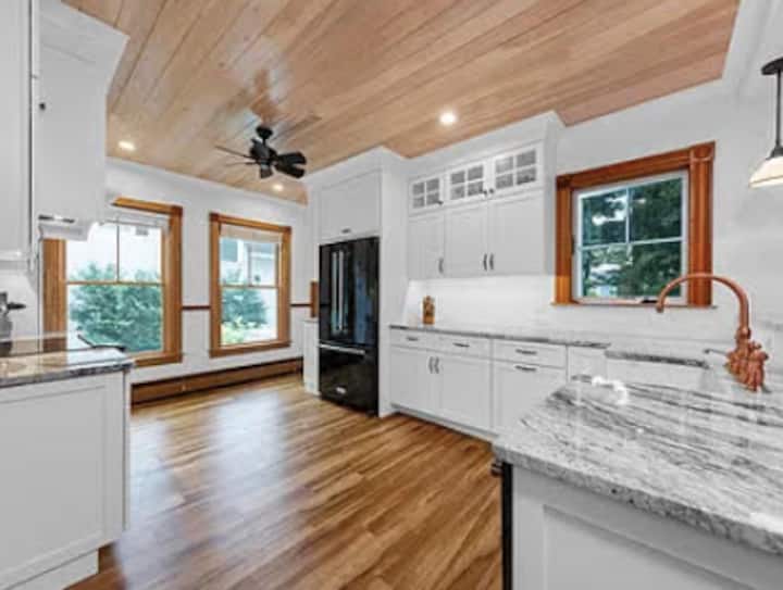 Tide & Trail Village House - Camden, ME