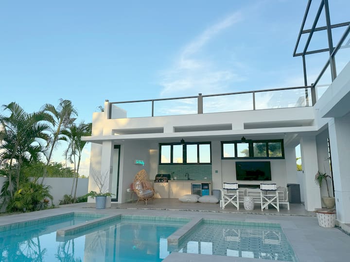 Heated Pool, Huge Outdoor Lounge - Vega Alta