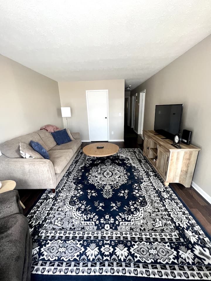 Point Pleasant Home, River View, Flexible Options - Point Pleasant, WV