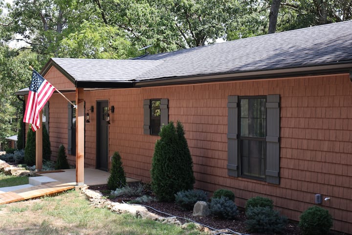 4 Bedroom Cabin Retreat - Arnold, MO