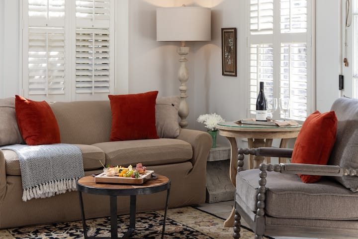 Aviles Street Cottage - Downtown - St. Augustine, FL