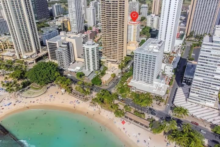 Waikiki 2 Bedroom Condo Sleeps 6 - Honolulu, HI