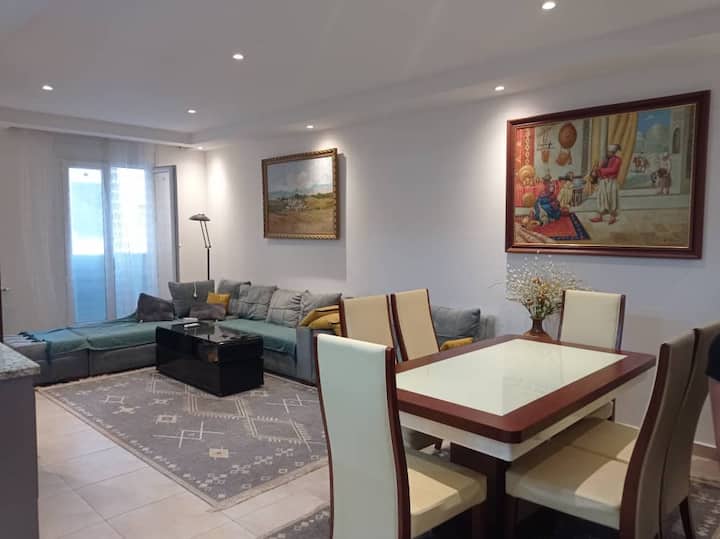 Appartement Lumineux Au Centre - Oran