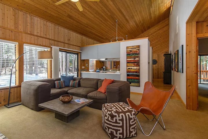 Spacious & Rustic-chic Escape In Truckee - Truckee, CA
