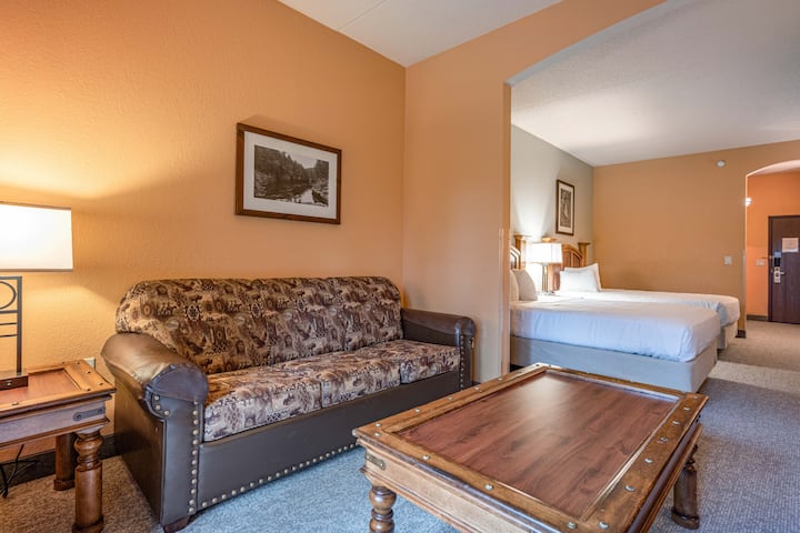 2 Queen Chula Vista Suite W/pullout + Waterpark! - Wisconsin Dells, WI