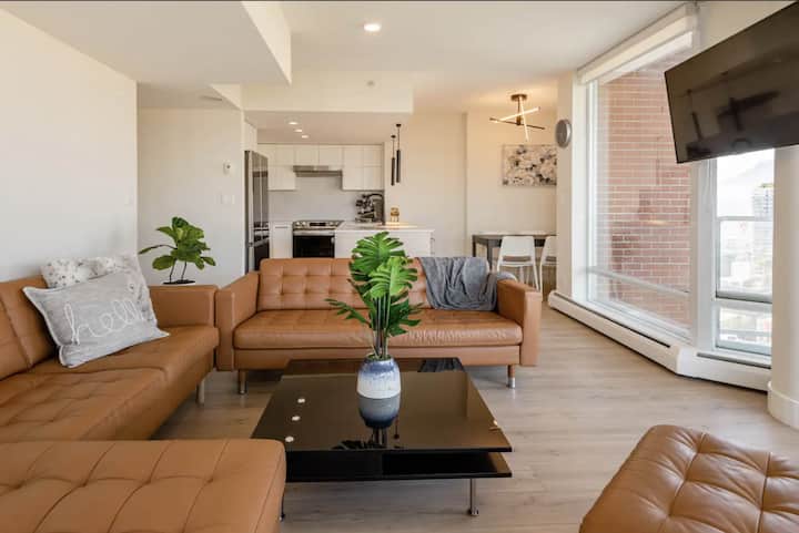 Downtown: New Renovated Sub-ph 3 Bdrm Amazing View - North Vancouver