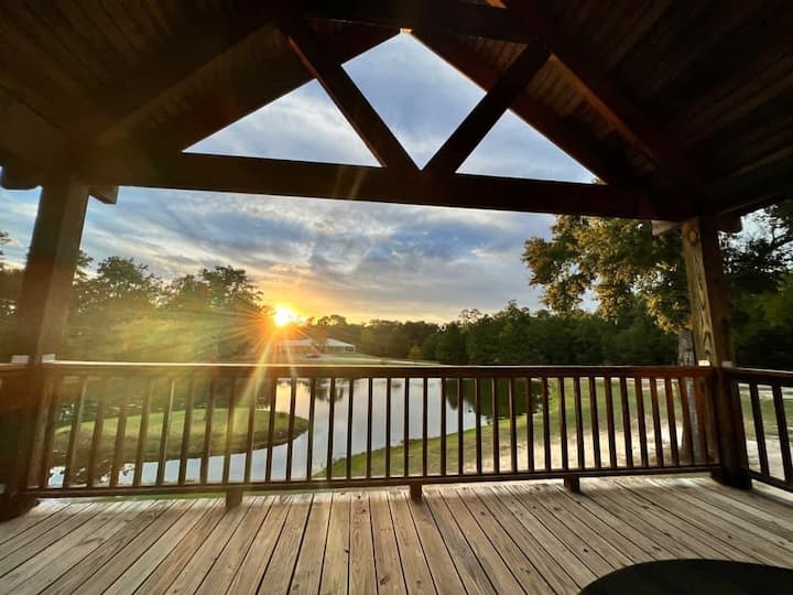 Beautiful Hidden Estate - Willis, TX