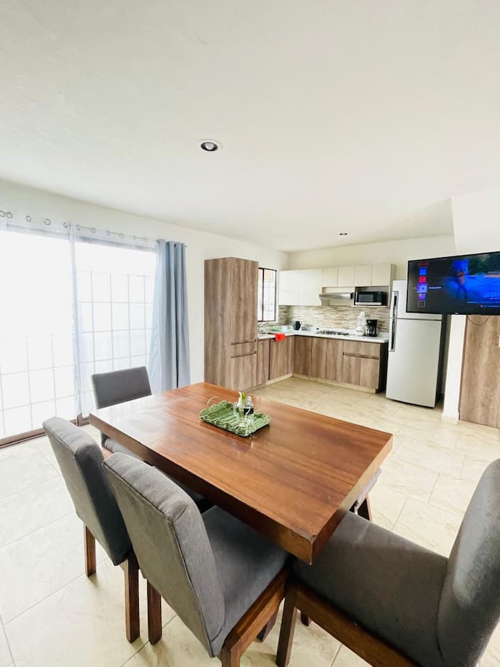 Casa Julia Facturamos/puerto Interior/aero - León