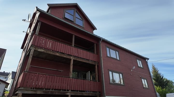Et Privatrom Nr 3 I En Stor Leilighet - Parkering - Tromsø