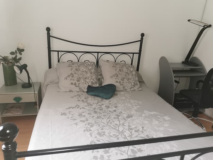 Chambre Calme Et Agréable Sur Pessac Centre - Pessac