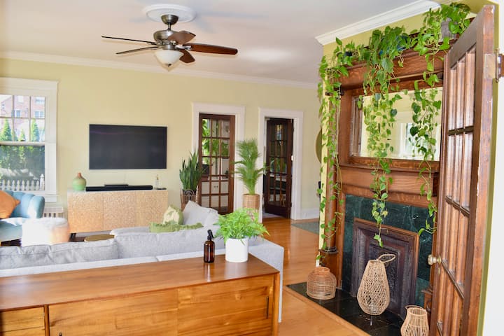 Chaconia House~10 Mins To Beacon & Hiking Trails - Newburgh, NY