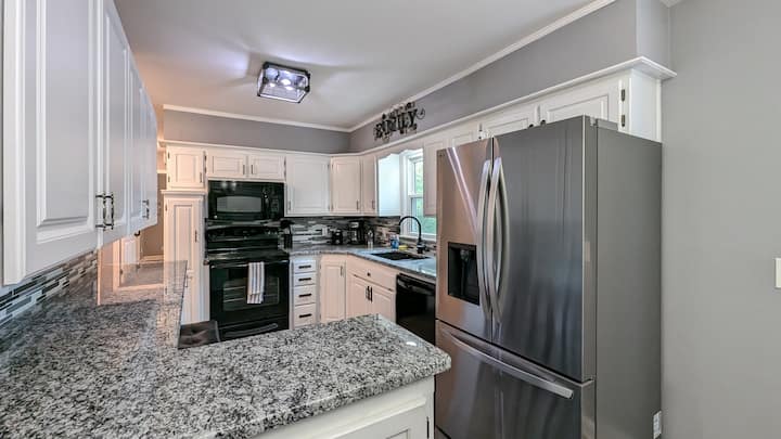 Cozy, Quiet Retreat In South Kc - Kansas City