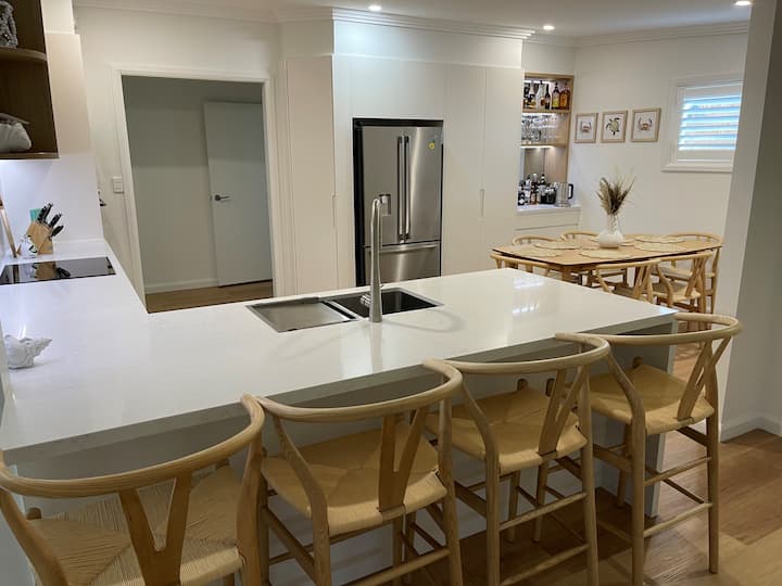 Cozy House In Forresters Beach (Modern Interiors) - Central Coast