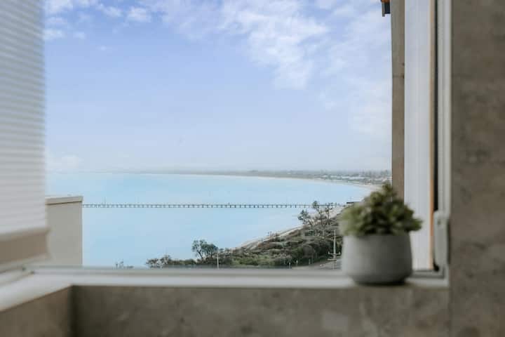 Pudding's Home: Seaview Sanctuary At The Beach - Frankston