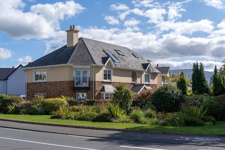 Luxury Central 2 Bed Ground Floor Apartment - Killarney