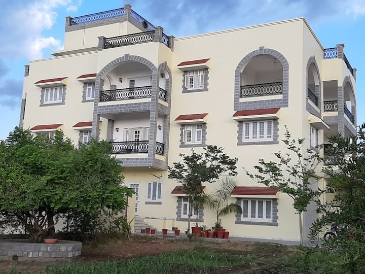 3 Bhk Villa •180° Views •Xl Terrace&patio •Kitchen - Udaipur