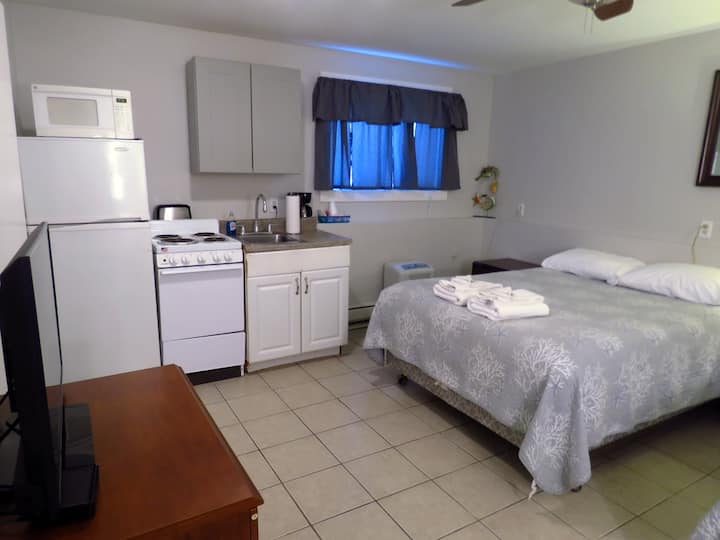 2 Double Beds With Kitchenette - Hampton Beach