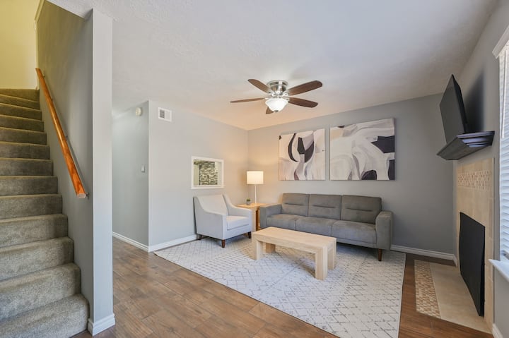 2/1.5 Condo In Heart Of Bcs! - Bryan, TX