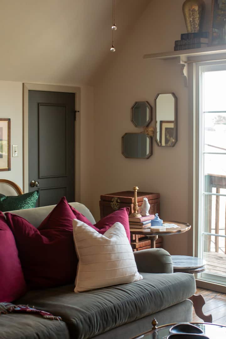 Georgianna's Flat - Joplin, MO