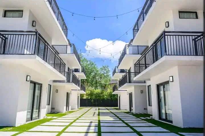 Coconut Grove Townhome! - Miami