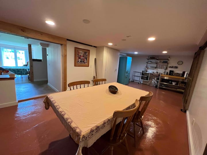 Skiing, Pet Friendly, High Speed Wifi, - Great Barrington, MA