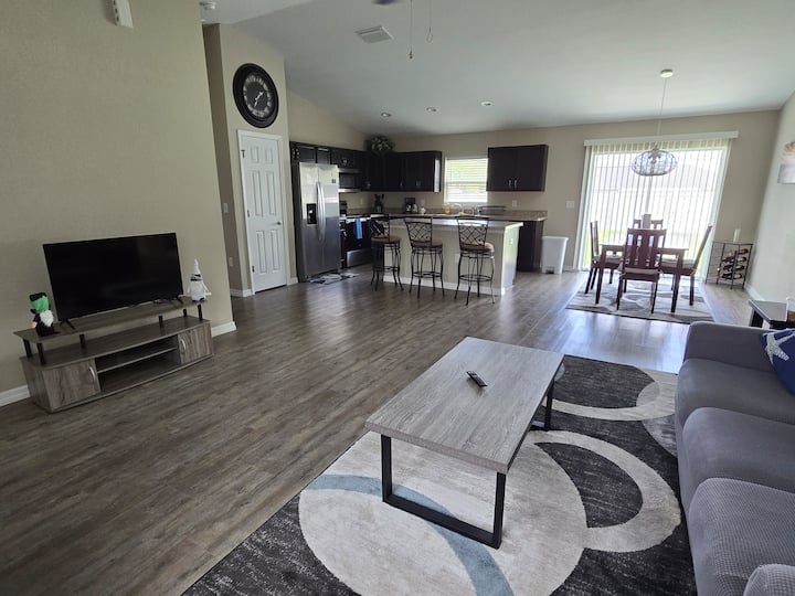 Visit Florida! Near Orlando, Tampa, Ocala & More! - Lake Weir, FL