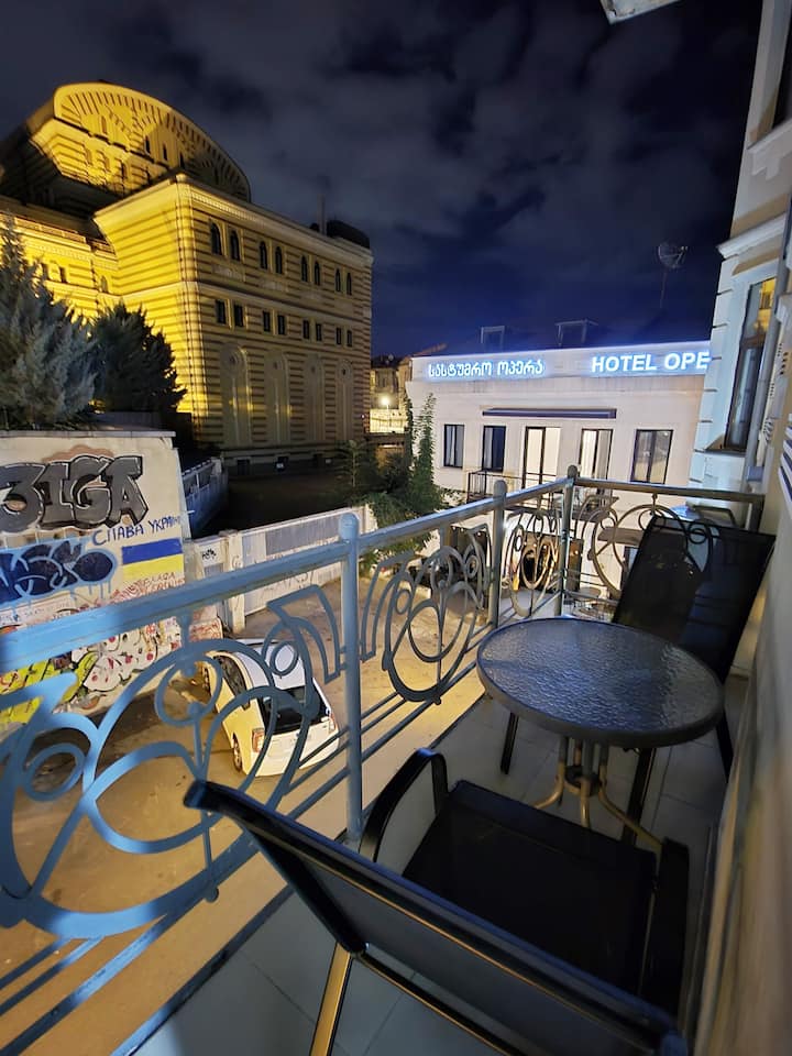 Central Ap With Opera View - Tbilissi