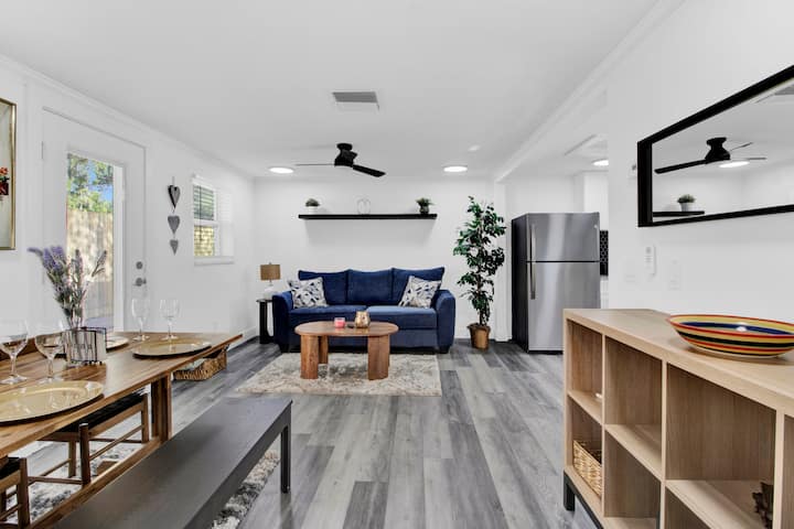 Cozy Cottage In Historic Sanford - Sanford, FL