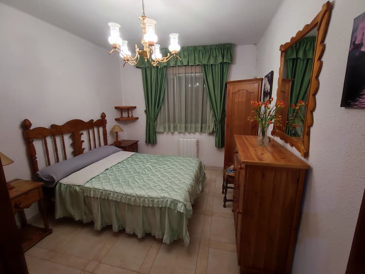 2rooms Available. Bathroom.kitchen Shared - Biescas
